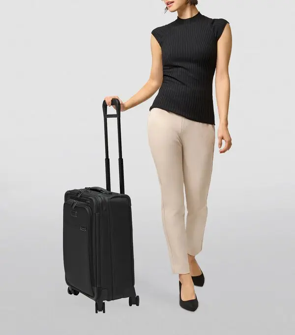 Briggs & Riley Baseline Essential Carry-on Expandable Spinner Suitcase