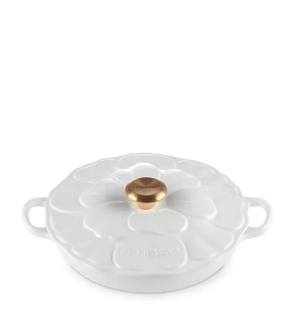 LE CREUSET Shallow Petal Casserole Dish - White