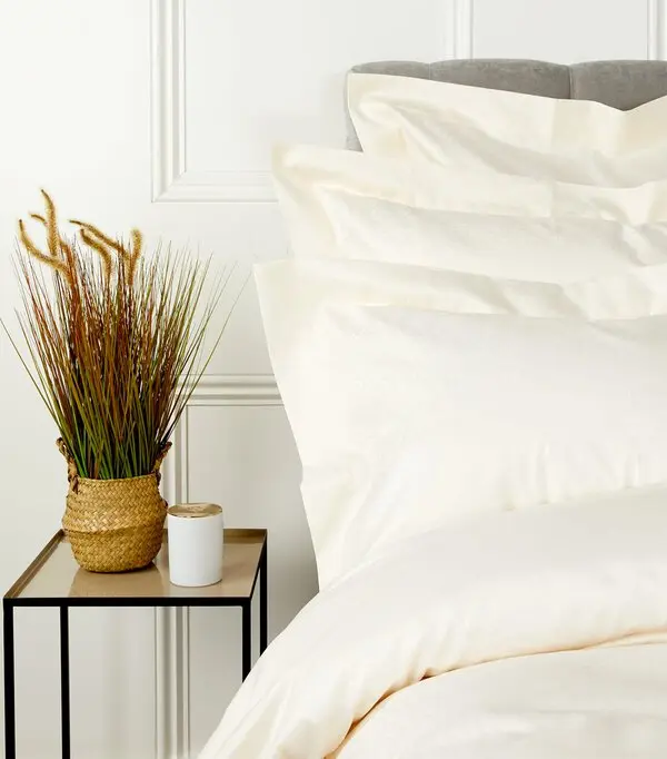 CELSO DE LEMOS Joanne King Pillowcase