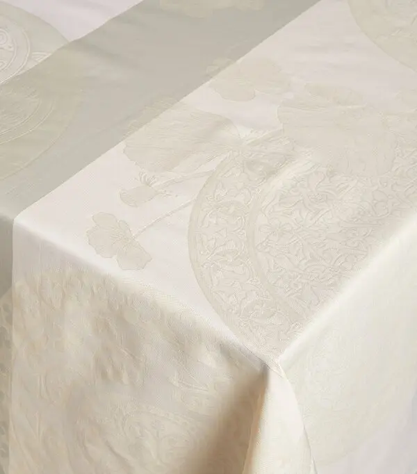 LE JACQUARD FRANÇAIS Fleurs Gourmandes Tablecloth
