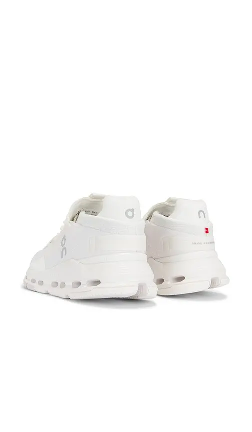On Cloudnova 2 Sneaker