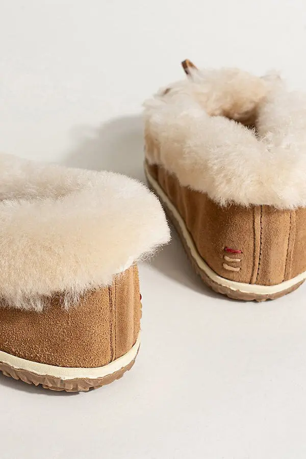 Minnetonka Ultimate Sheepskin Slippers Beige Editorialist