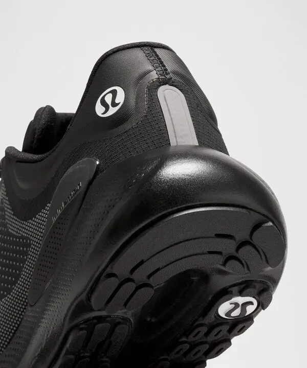 Lululemon Beyondfeel Waterproof Running Shoe - Black/white