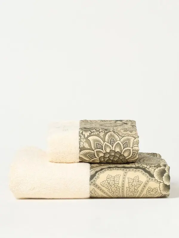 Etro Bath And Beach Towels Lifestyle