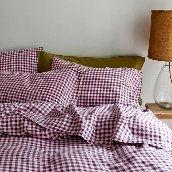PIGLET IN BED Gingham Linen Flat Sheet - Berry Gingham