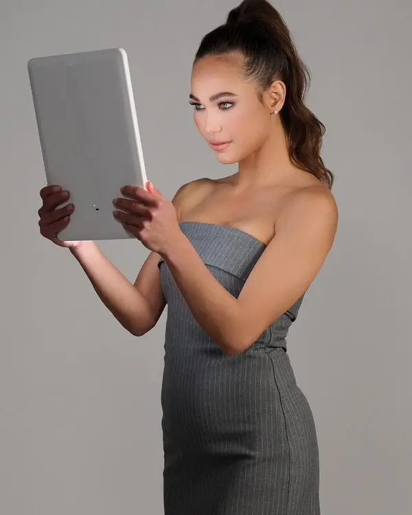 ILIOS LIGHTING Slim Rechargeable Makeup Mirror - No Color