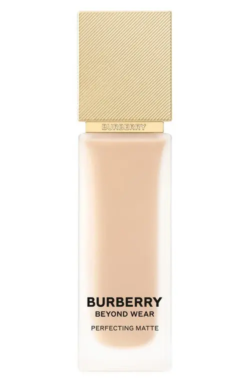 Burberry Beyond Wear Perfecting Matte Foundation - 30 Light Neutral