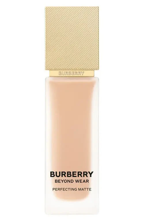 Burberry Beyond Wear Perfecting Matte Foundation - 40 Light Cool
