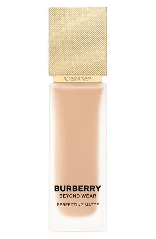 Burberry Beyond Wear Perfecting Matte Foundation - 40 Light Neutral