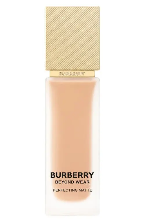 Burberry Beyond Wear Perfecting Matte Foundation - 40 Light Warm