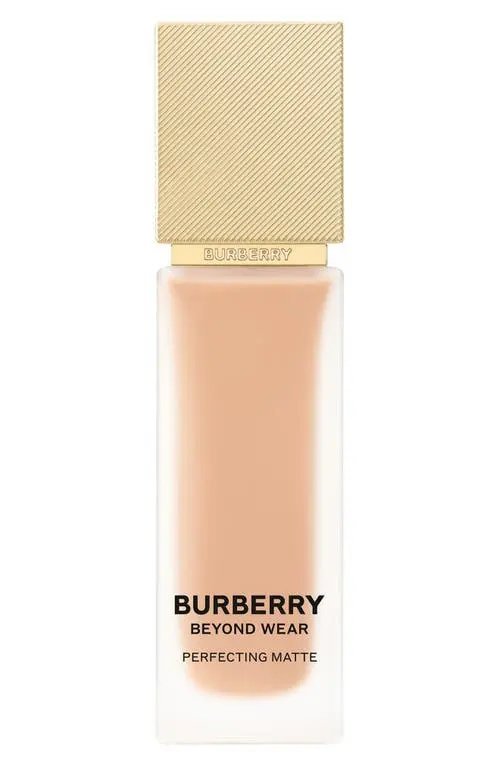 Burberry Beyond Wear Perfecting Matte Foundation - 45 Light Neutral