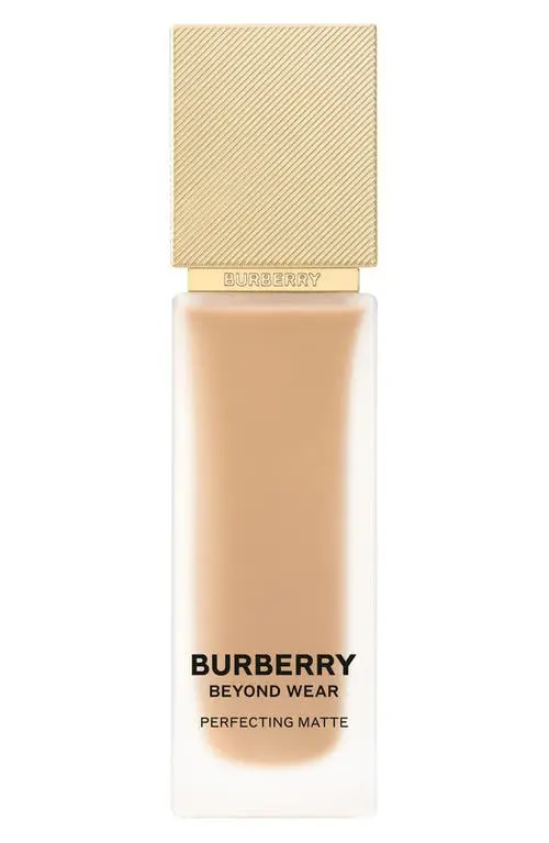 Burberry Beyond Wear Perfecting Matte Foundation - 45 Light Warm