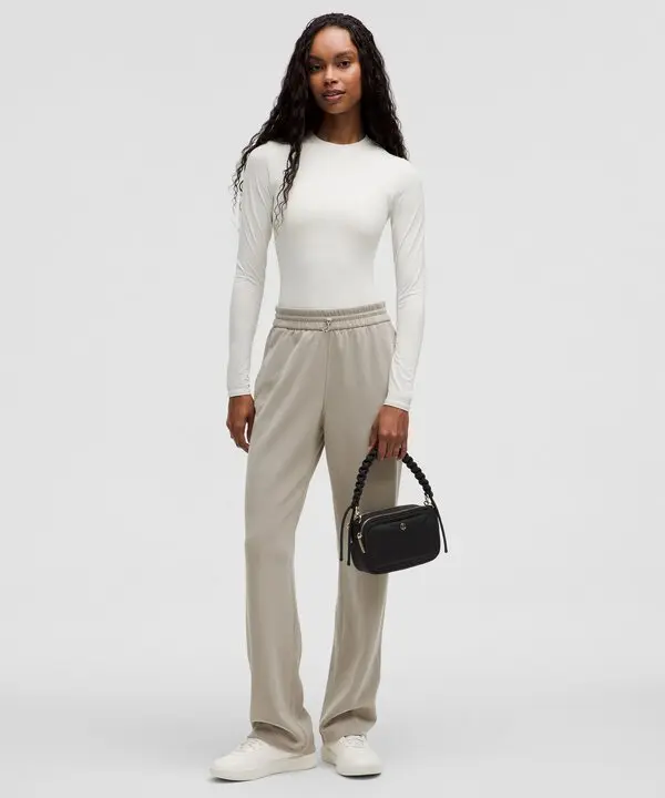 Lululemon Crossbody Camera Bag - Black/Gold | Editorialist