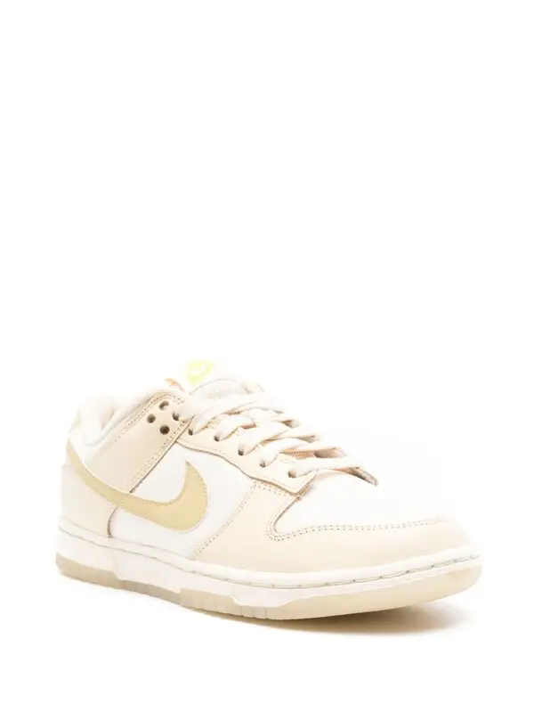 Nike Dunk Low Sneakers - Neutrals