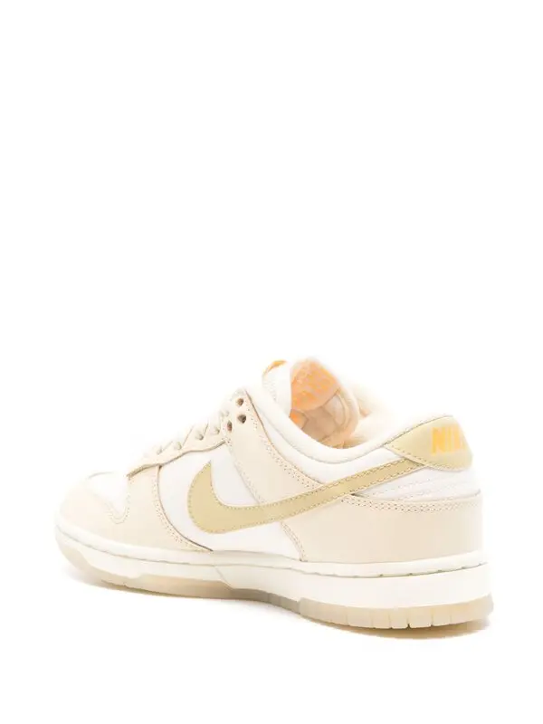 Nike Dunk Low Sneakers - Neutrals