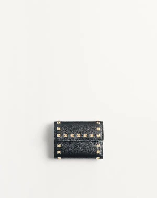 Valentino Garavani Rockstud Trifold Wallet In Grainy Calfskin - Black