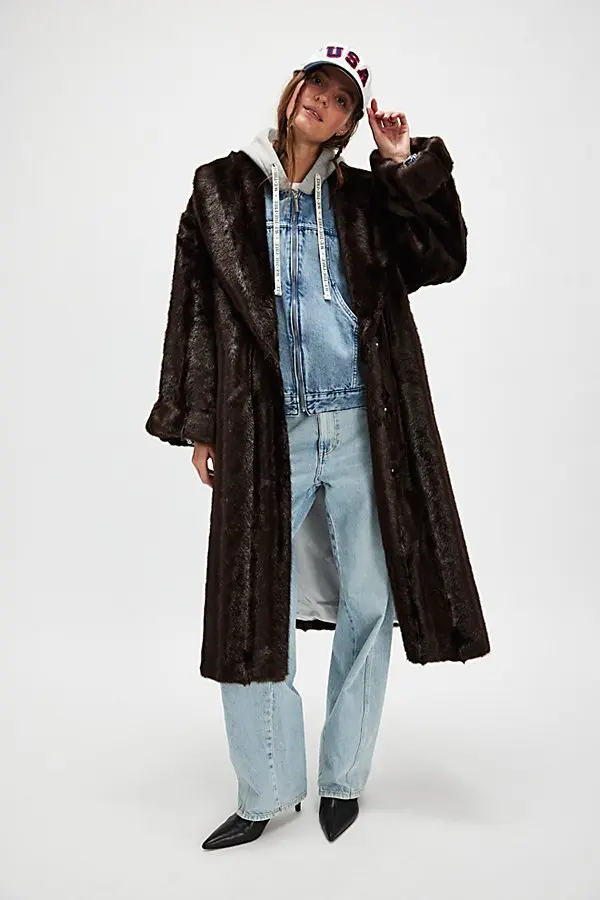 Jakke Castello Faux Fur Coat - Chocolate Mink | Editorialist