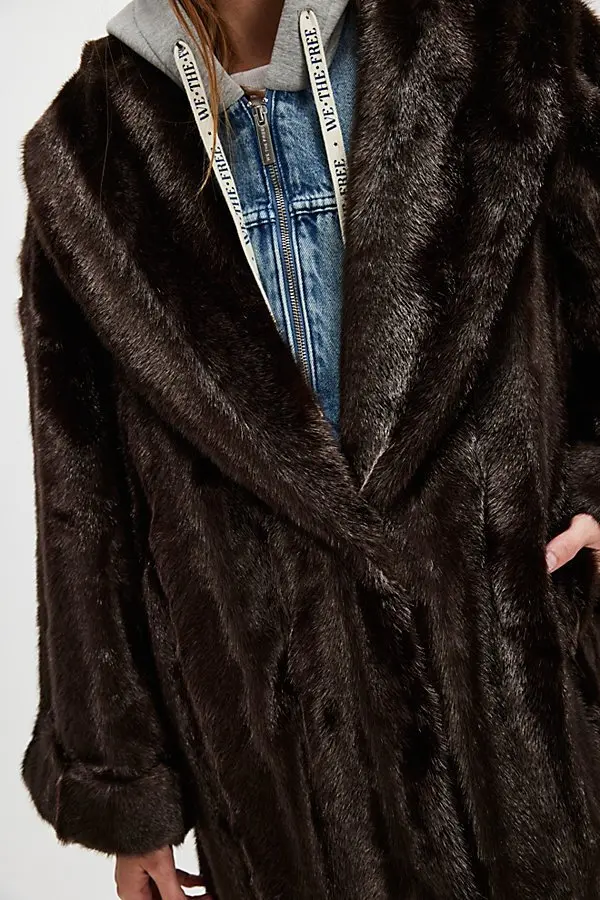 Jakke Castello Faux Fur Coat - Chocolate Mink | Editorialist