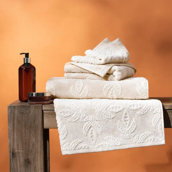 JOHN ROBSHAW Dasati Bath Towel - Linen