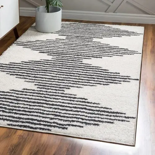JONATHAN Y Elm Diamond Stripe Geometric Shag Area Rug - White/gray