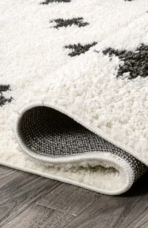 JONATHAN Y Cristo Berber Geometric Shag Area Rug - White/gray