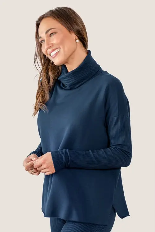 JJWINKS Light Hug® Bra-free Fleece Turtleneck - Navy