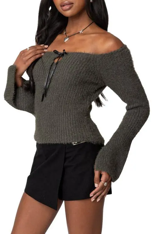 EDIKTED Off The Shoulder Knit Shirt
