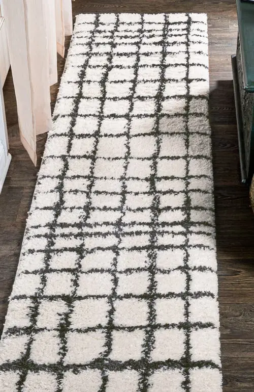 JONATHAN Y Arenal Geometric Grid Shag Area Rug