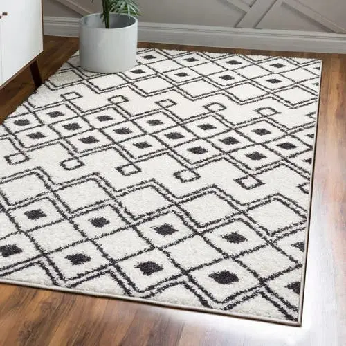 JONATHAN Y Caimari Moroccan Diamond Shag Area Rug