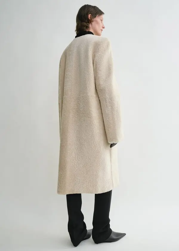 TOTEME Zipped Teddy Shearling Coat