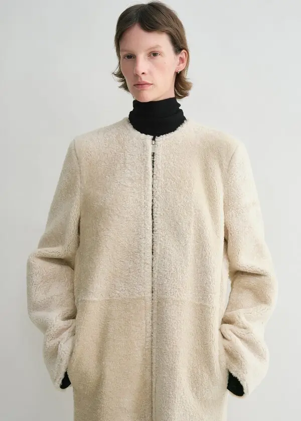 TOTEME Zipped Teddy Shearling Coat