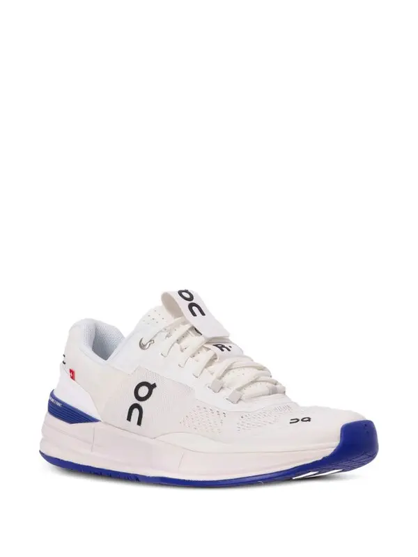 On The Roger Pro Sneakers - White