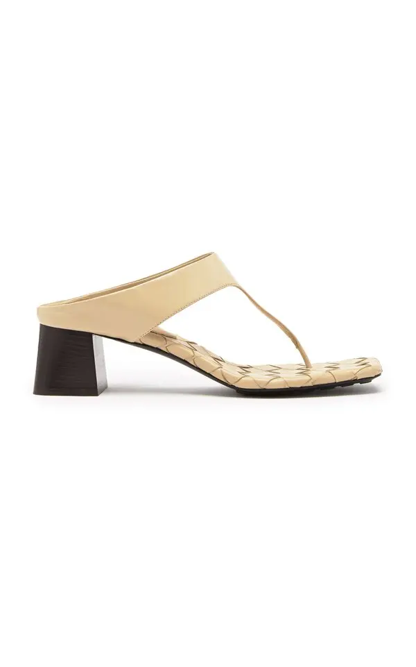 Bottega Veneta Leather Thong Sandals - Neutral