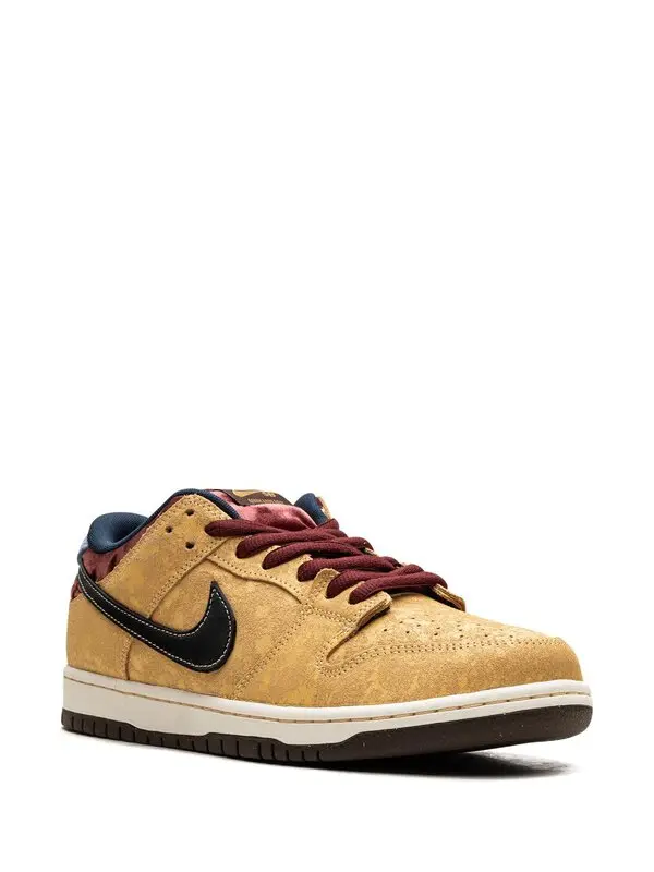Nike Sb Dunk City Of Cinema Sneakers - Brown