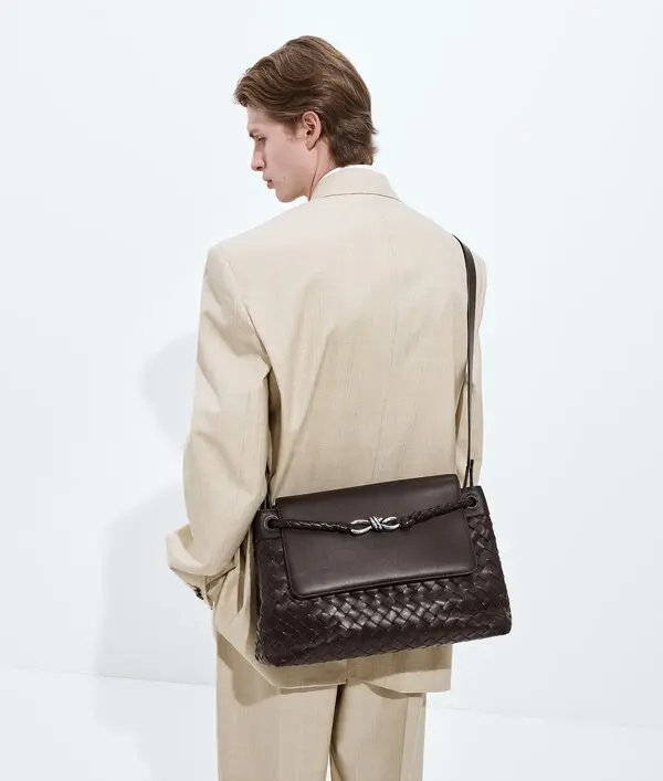 Bottega Veneta Intrecciato Leather Andiamo Messenger - Fondant