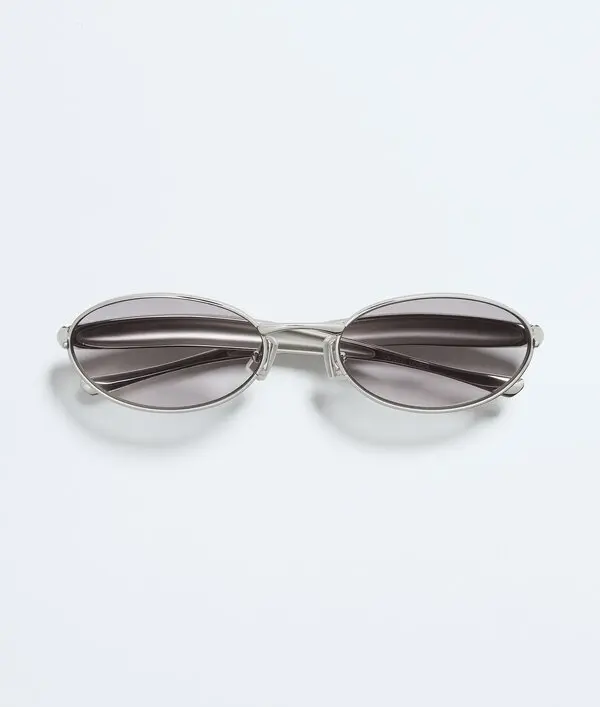 Bottega Veneta Sardine Oval Sunglasses - Silver/grey