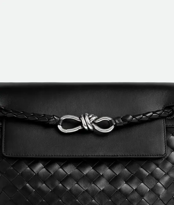 Bottega Veneta Small Andiamo Messenger - Black
