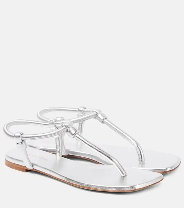 GIANVITO ROSSI Juno Metallic Leather Thong Sandals - Silver