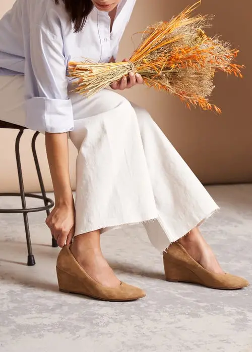 VISCATA Verona Suede Wedges - Camel