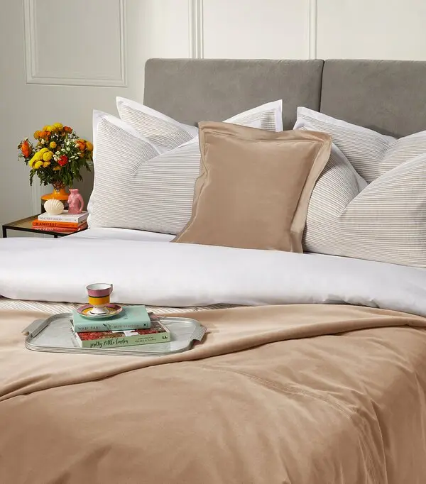 AMALIA Cirrus Cushion