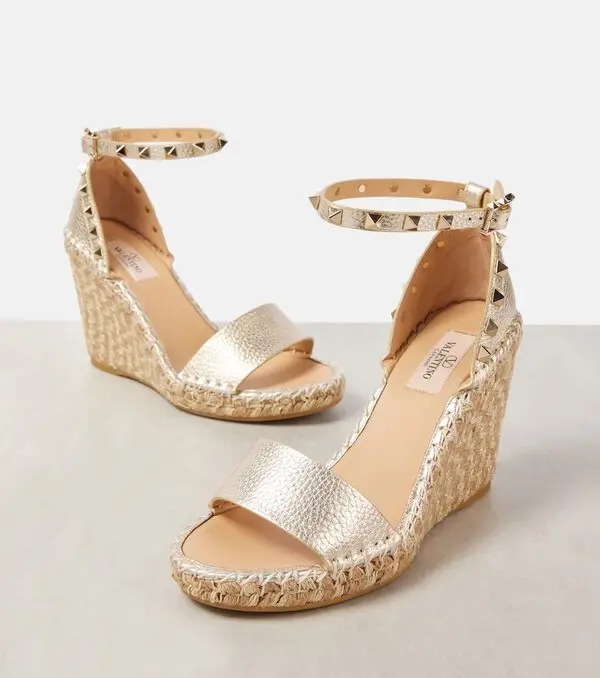 Valentino Garavani Rockstud Double 105 Leather Espadrille Wedges - Beige
