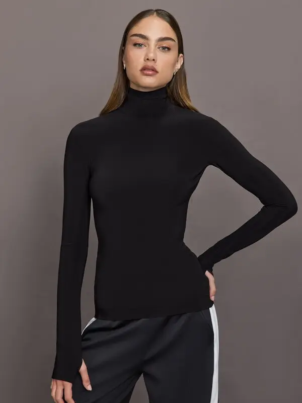 Norma Kamali Slim Fit Long Sleeve Turtle Top - Black