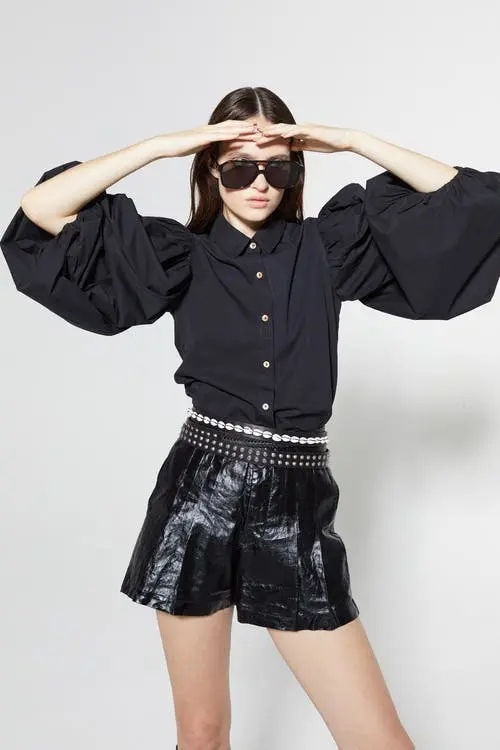 Lanhtropy Frida Linen High-waisted Shorts - Black