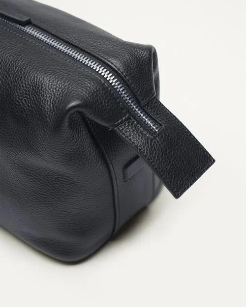WANT Les Essentiels Kenyatta Toiletry Bag - Navy