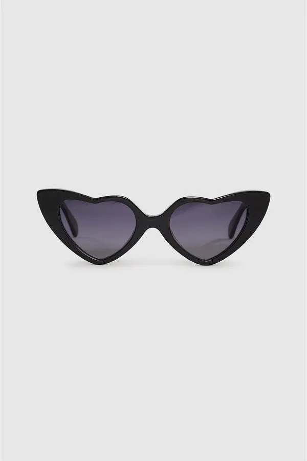 Anine Bing Heart Sunglasses ? ANINE BING | Herzförmige Sonnenbrille // Pierce Black  main image 2