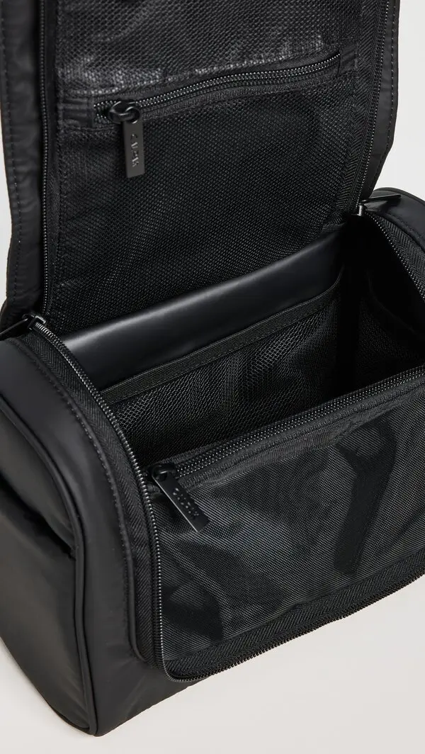 CALPAK Luka Hanging Toiletry Kit