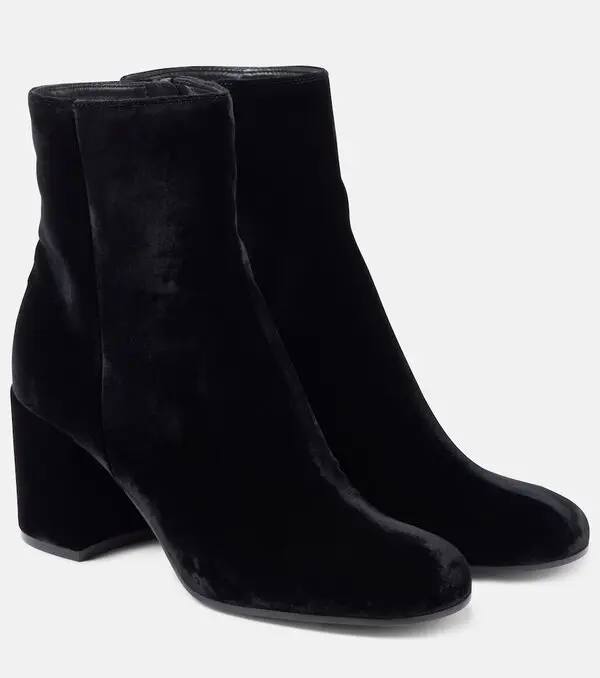 GIANVITO ROSSI Joelle Velvet Ankle Boots - Black