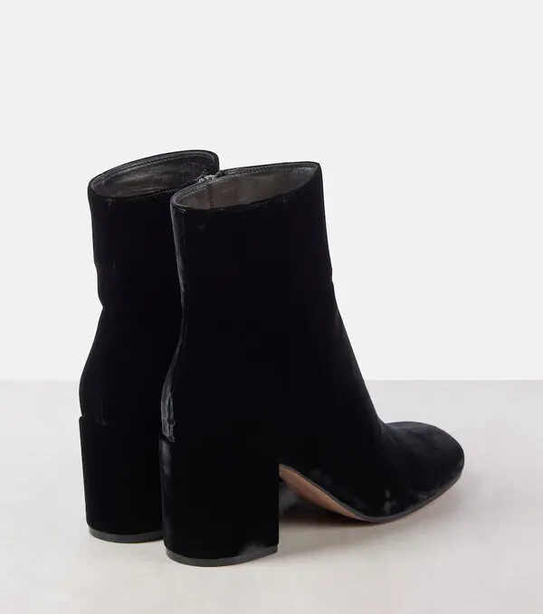 GIANVITO ROSSI Joelle Velvet Ankle Boots - Black