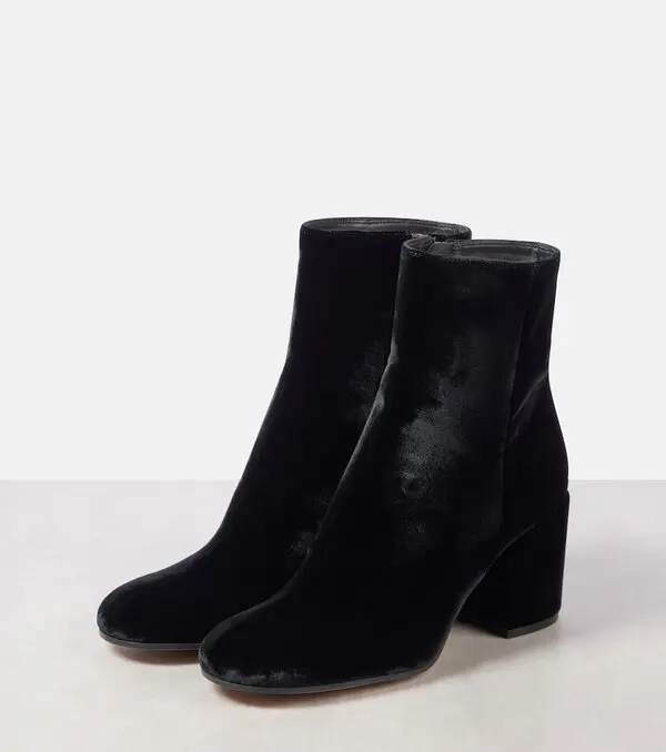 GIANVITO ROSSI Joelle Velvet Ankle Boots - Black
