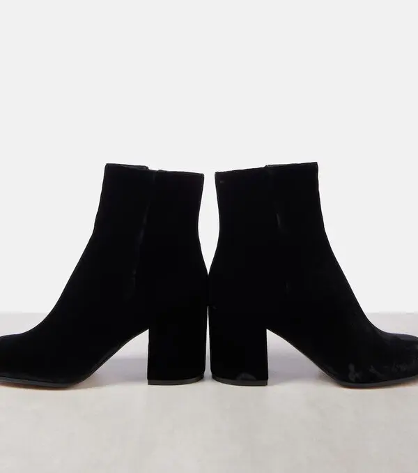 GIANVITO ROSSI Joelle Velvet Ankle Boots - Black